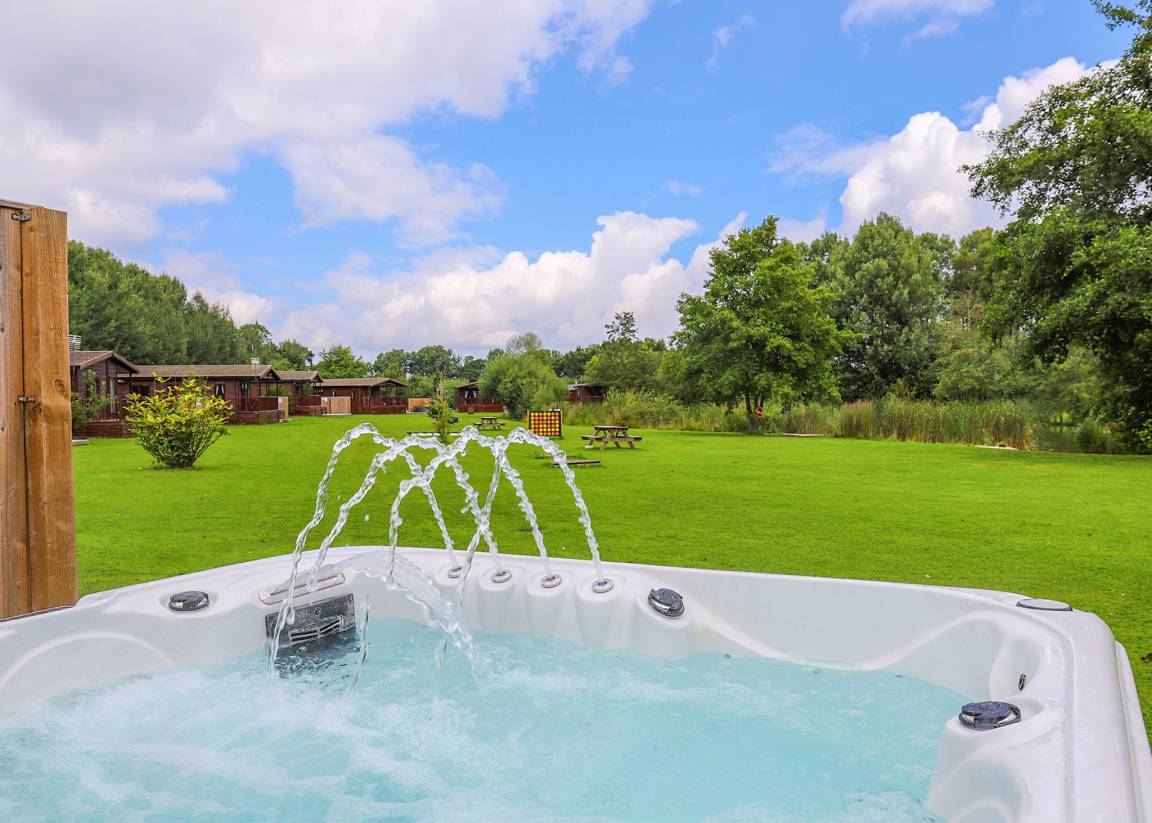 Chalet ∙ 2 Bedrooms ∙ 4 Guests - York, UK