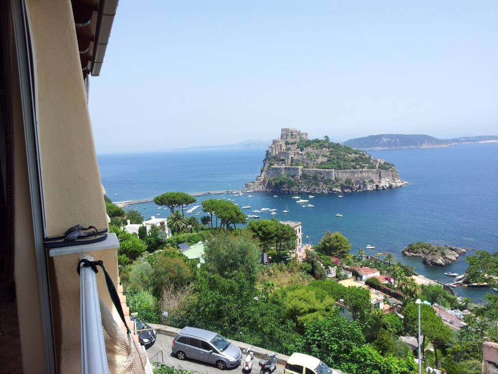 75 M² Apartment ∙ 2 Bedrooms ∙ 10 Guests - Procida