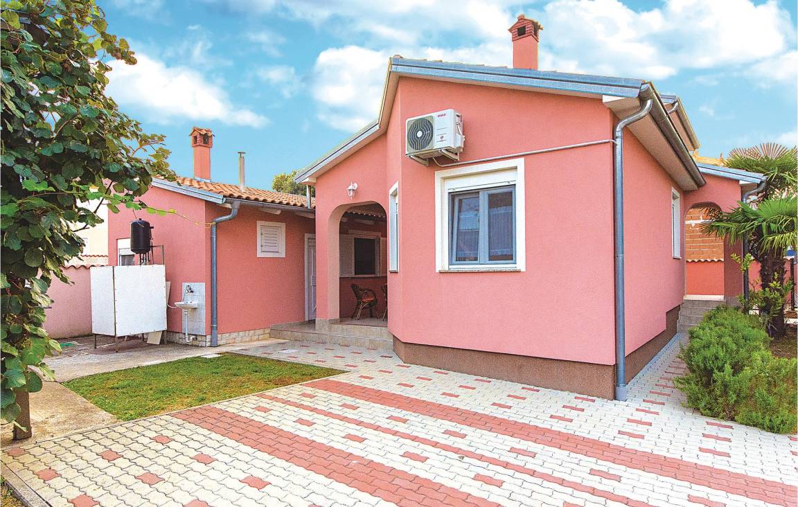124 M² House ∙ 3 Bedrooms ∙ 7 Guests - Bale