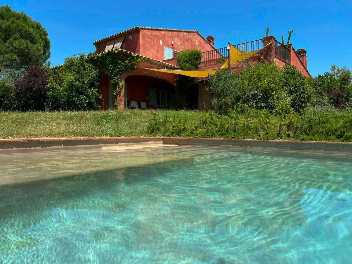 415 M² Maison De Vacances ∙ 4 Chambres ∙ 8 Personnes - Figueres