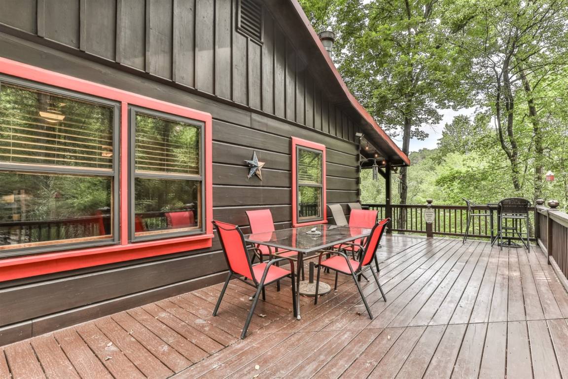 Cabin ∙ 2 Bedrooms ∙ 4 Guests - Ellijay