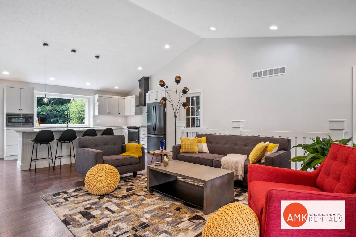 House ∙ 4 Bedrooms ∙ 8 Guests - Holland, MI