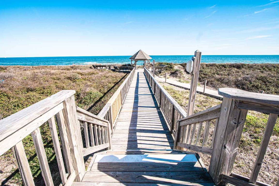Condo ∙ 2 Bedrooms ∙ 6 Guests - Duck, NC