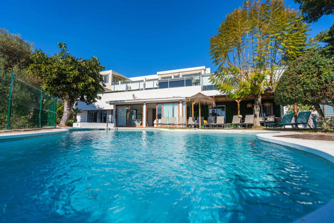 300 M² Casa ∙ 5 Habitaciones ∙ 15 Huéspedes - Marbella