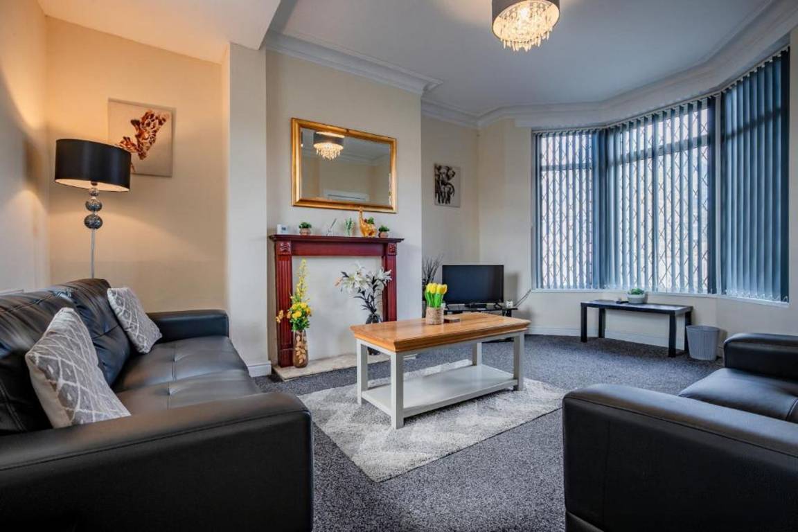 House ∙ 5 Bedrooms ∙ 10 Guests - Bradford