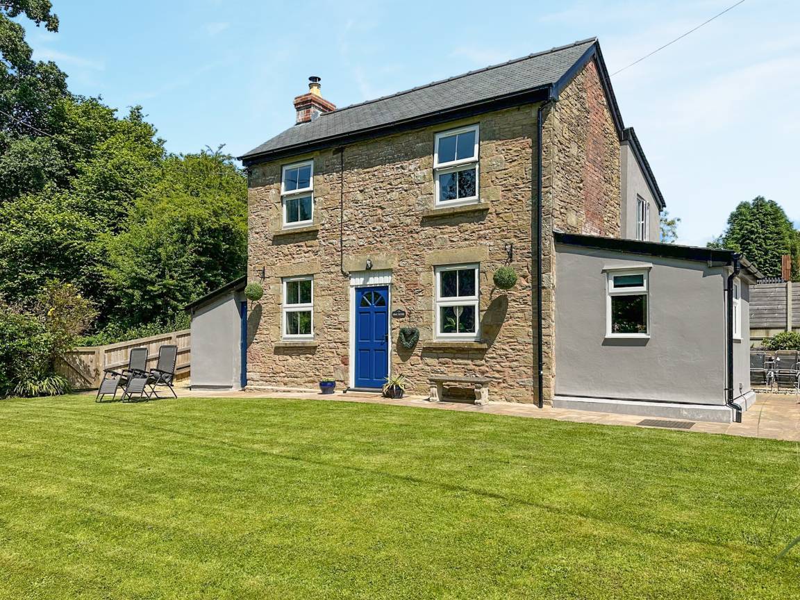 Cottage ∙ 3 Bedrooms ∙ 5 Guests - Berkeley Castle