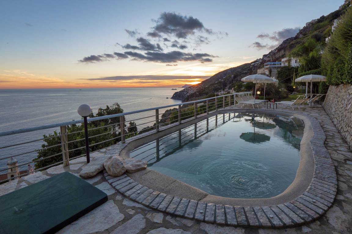 220 M² Villa ∙ 3 Bedrooms ∙ 8 Guests - Maiori