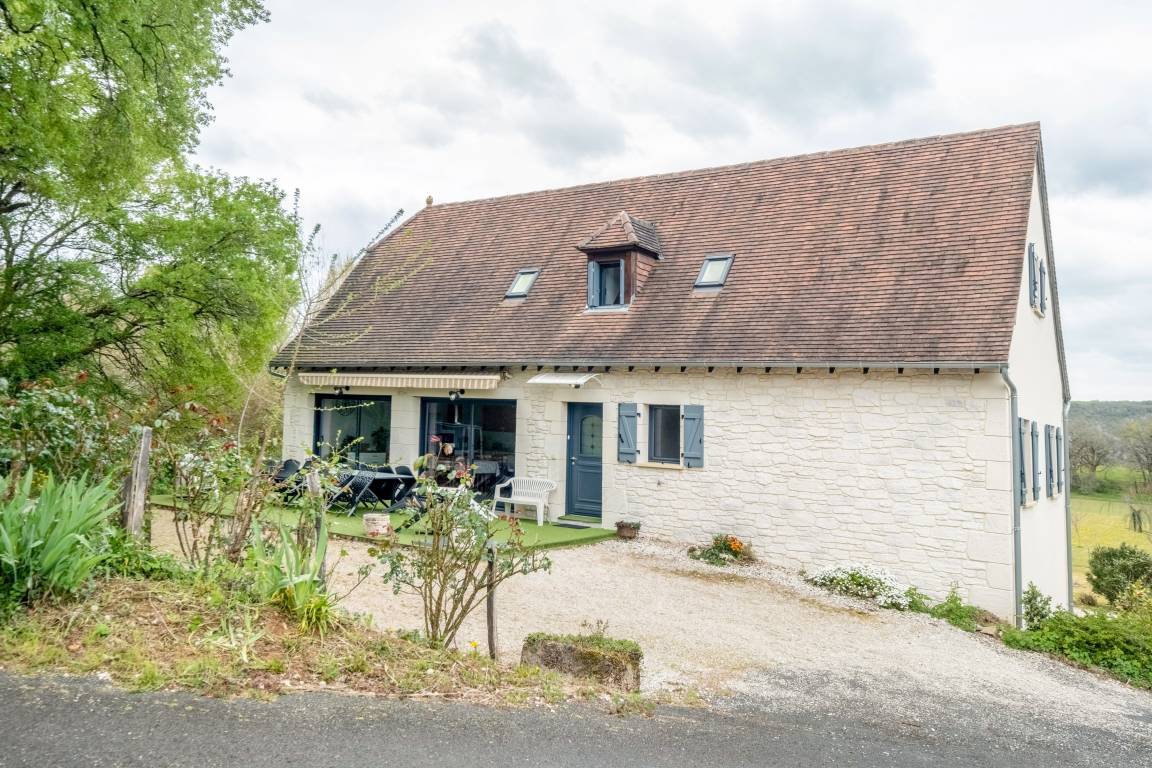 180 M² Maison De Vacances ∙ 5 Chambres ∙ 14 Personnes - Lot