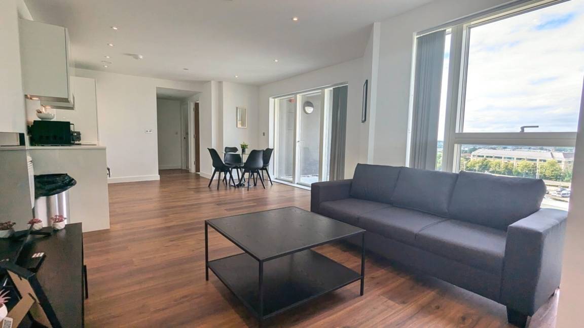 70 M² Apartament ∙ 2 Sypialnie ∙ 4 Gości - Bracknell