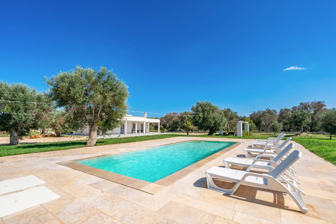150 M² Villa ∙ 3 Bedrooms ∙ 8 Guests - Ostuni