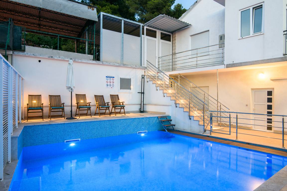 90 M² Ferienwohnung ∙ 3 Schlafzimmer ∙ 6 Gäste - Trogir