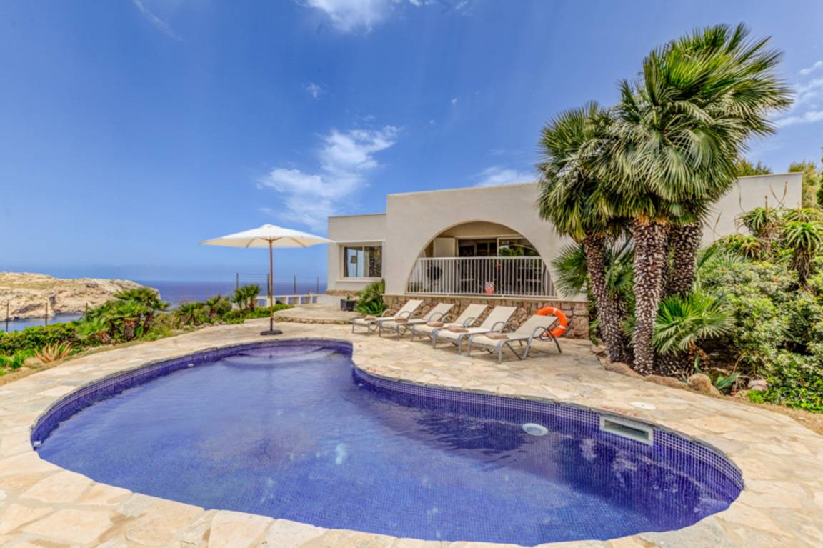 180 M² Villa ∙ 3 Bedrooms ∙ 6 Guests - Port de Pollença