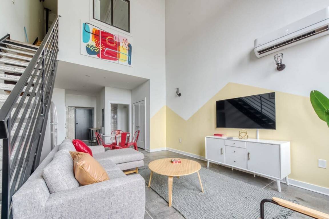 Loft ∙ 2 Bedrooms ∙ 4 Guests - Villanova, PA