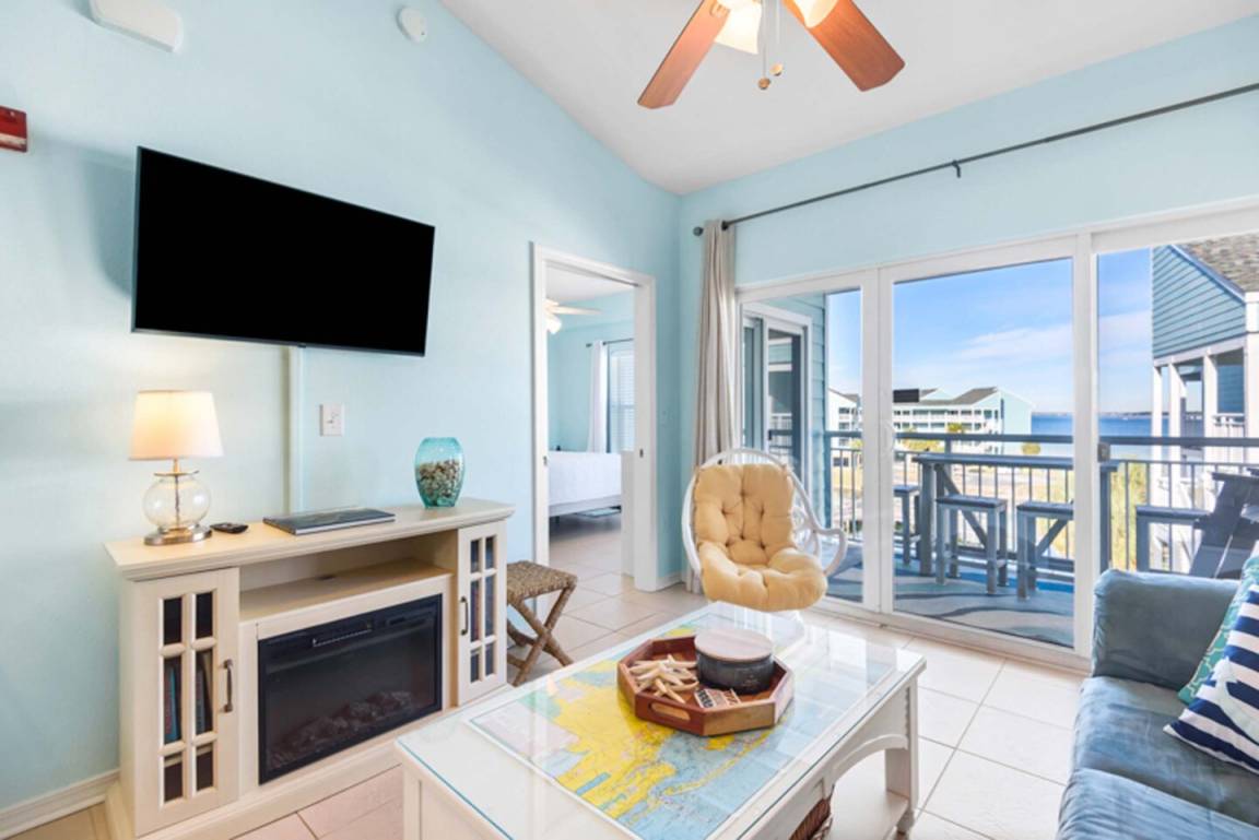 Condo ∙ 2 Bedrooms ∙ 7 Guests - Pensacola Beach, FL