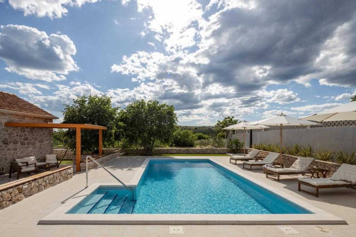 100 M² Villa ∙ 3 Bedrooms ∙ 8 Guests - Primošten