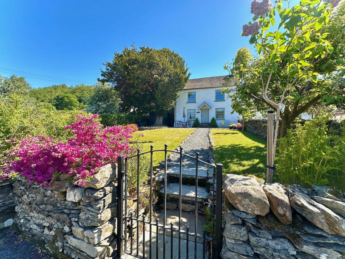 Cottage ∙ 3 Bedrooms ∙ 6 Guests - Newby Bridge