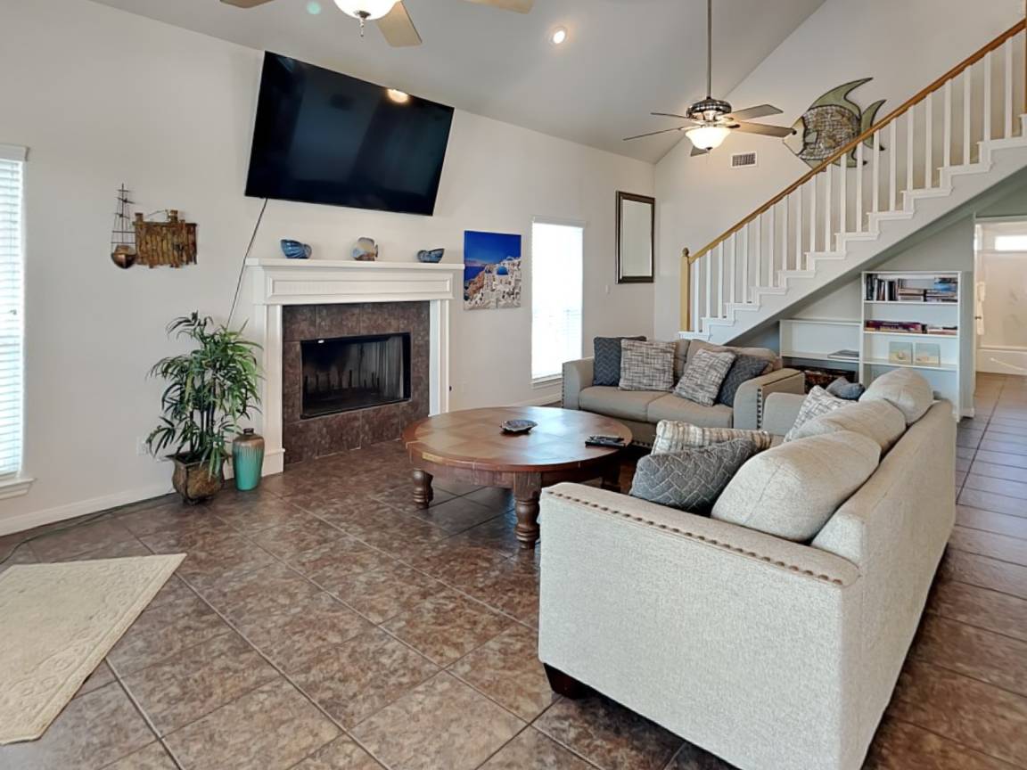 156 M² House ∙ 4 Bedrooms ∙ 8 Guests - West Beach, TX