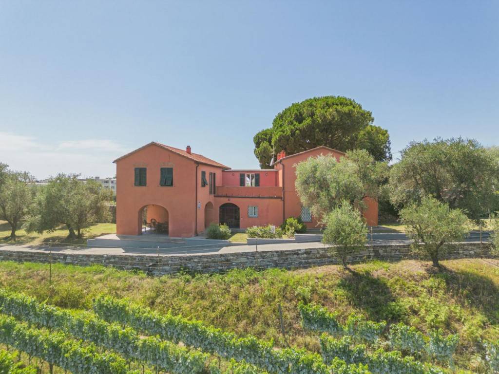 200 M² Agriturismo ∙ 2 Camere Da Letto ∙ 8 Ospiti - Carasco