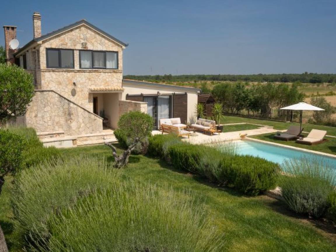 289 M² Ferienhaus ∙ 9 Gäste - Biograd na Moru