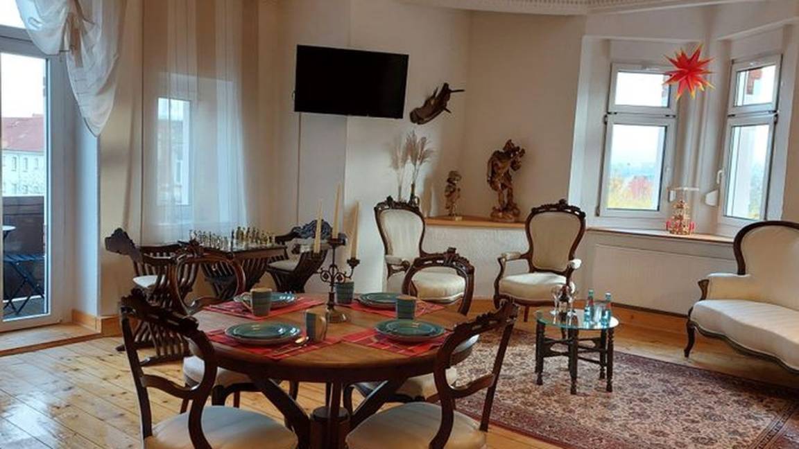 97 M² Ferienwohnung ∙ 2 Schlafzimmer ∙ 4 Gäste - Zittau