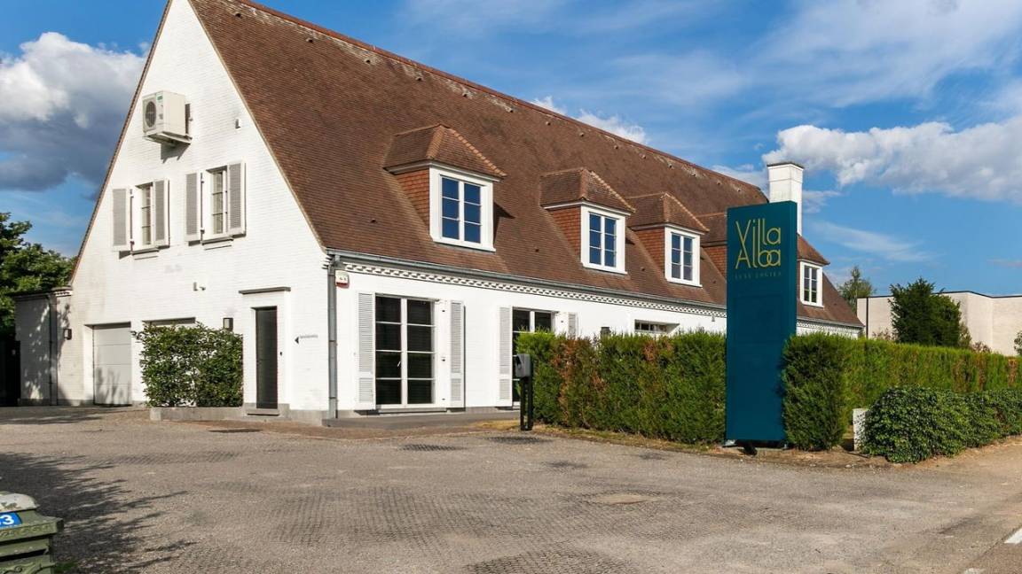 570 M² Maison De Vacances ∙ 7 Chambres ∙ 16 Personnes - Genk