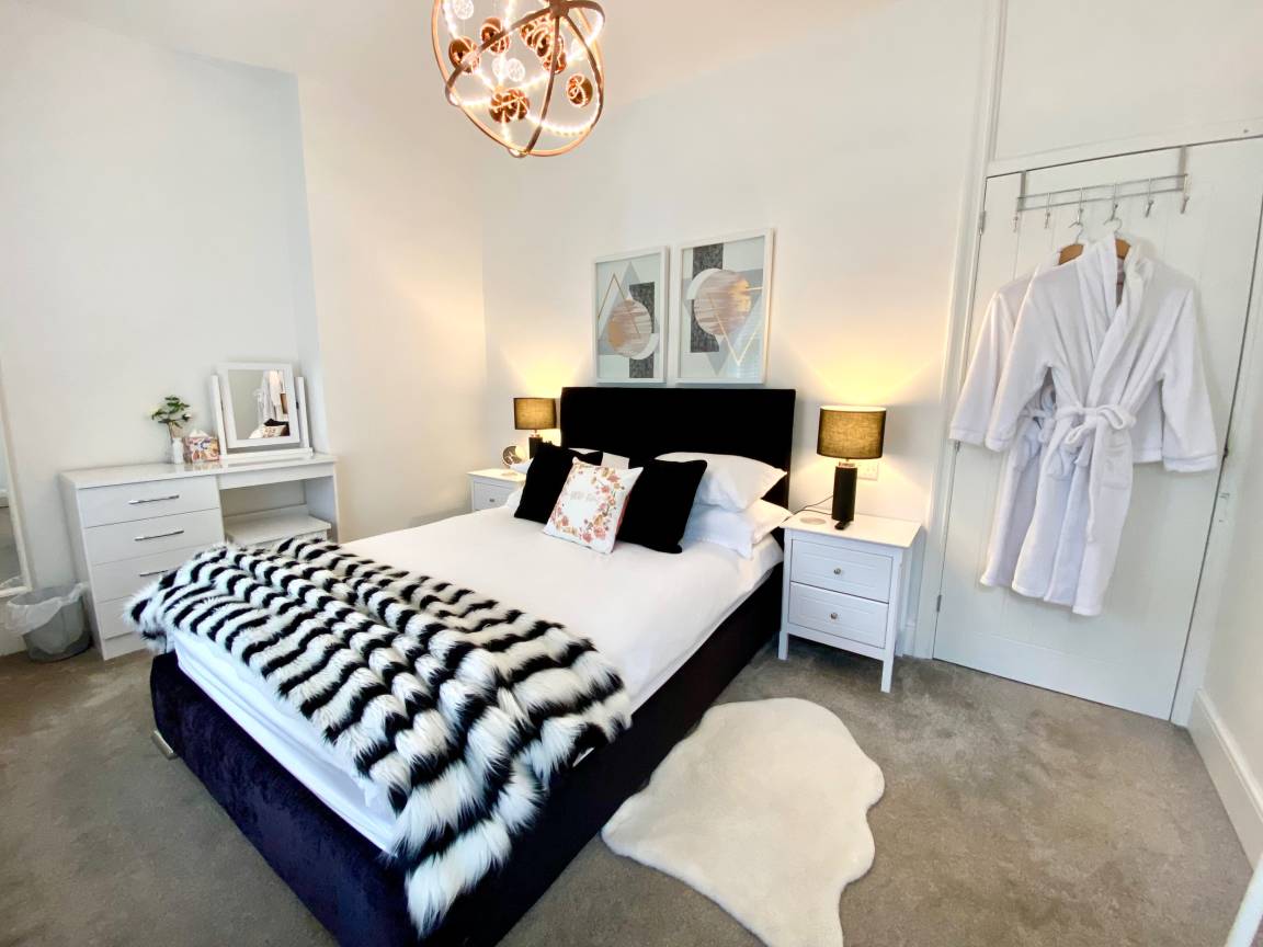 150 M² House ∙ 3 Bedrooms ∙ 6 Guests - South Wales