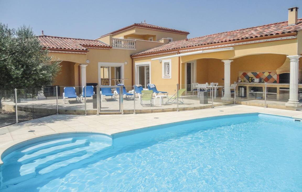 200 M² Maison De Vacances ∙ 4 Chambres ∙ 8 Personnes - Agde
