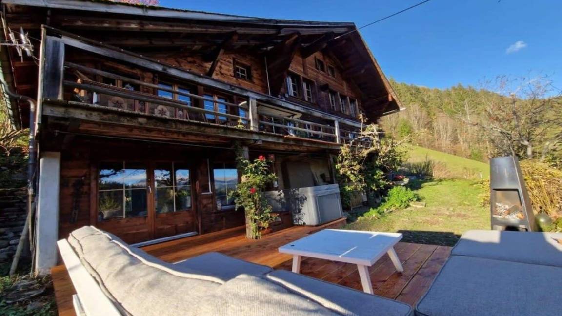212 M² Ferienhaus ∙ 4 Schlafzimmer ∙ 14 Gäste - Saanen