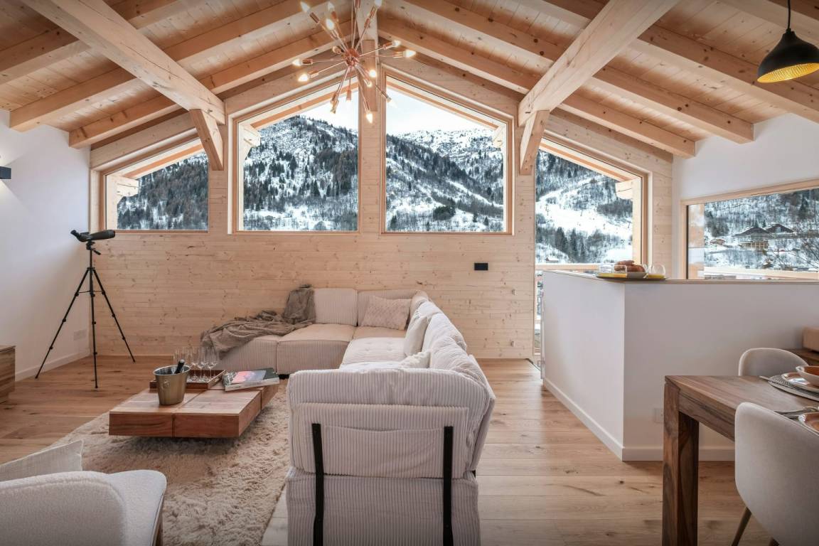 160 M² Chalet ∙ 4 Bedrooms ∙ 8 Guests - Valloire
