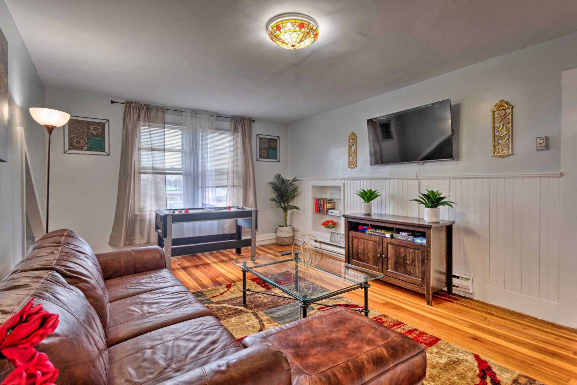 130 M² Apartment ∙ 2 Bedrooms ∙ 5 Guests - Lake Massapoag, MA