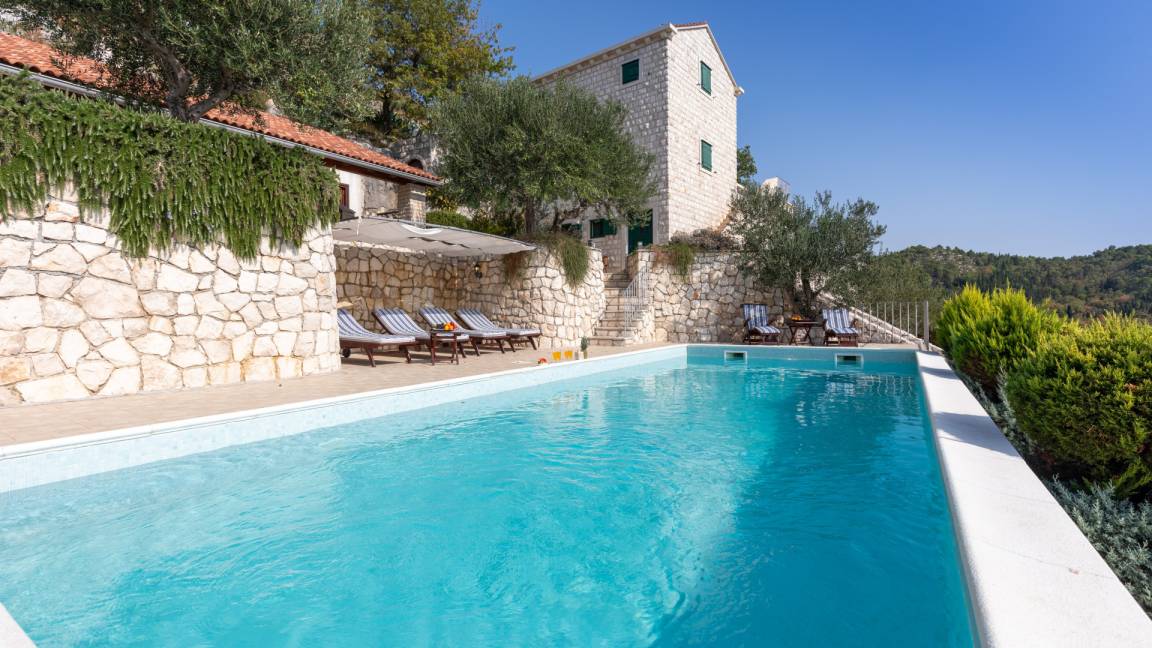 280 M² Villa ∙ 5 Bedrooms ∙ 11 Guests - Neum