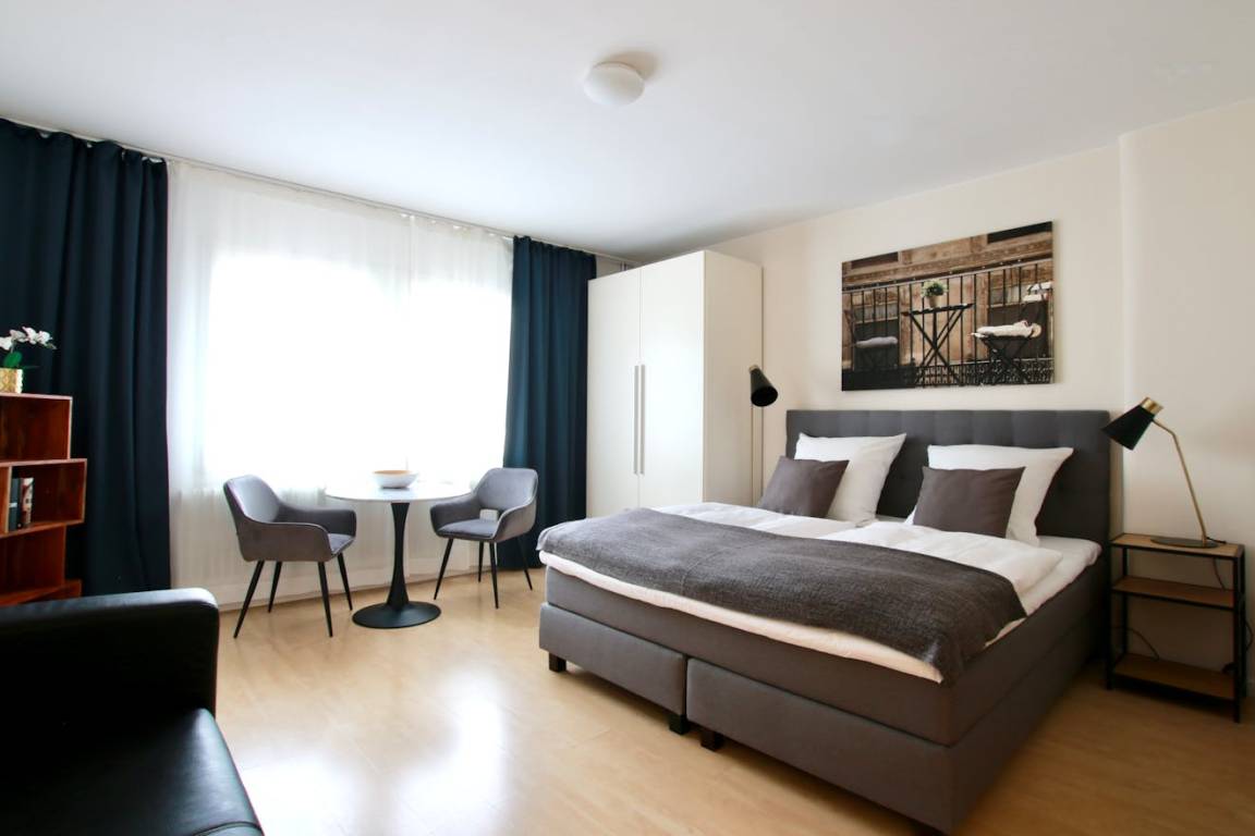 37 M² Apartment ∙ 2 Guests - Cologne