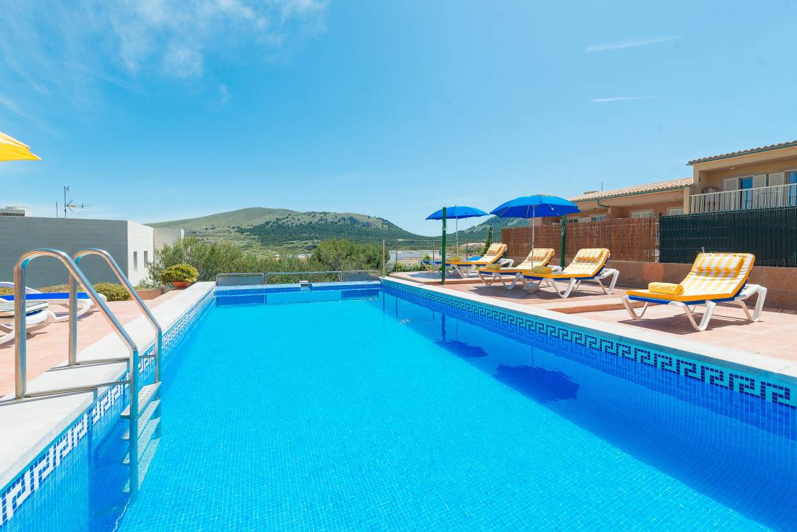 340 M² Villa ∙ 6 Bedrooms ∙ 12 Guests - Cala Mesquida