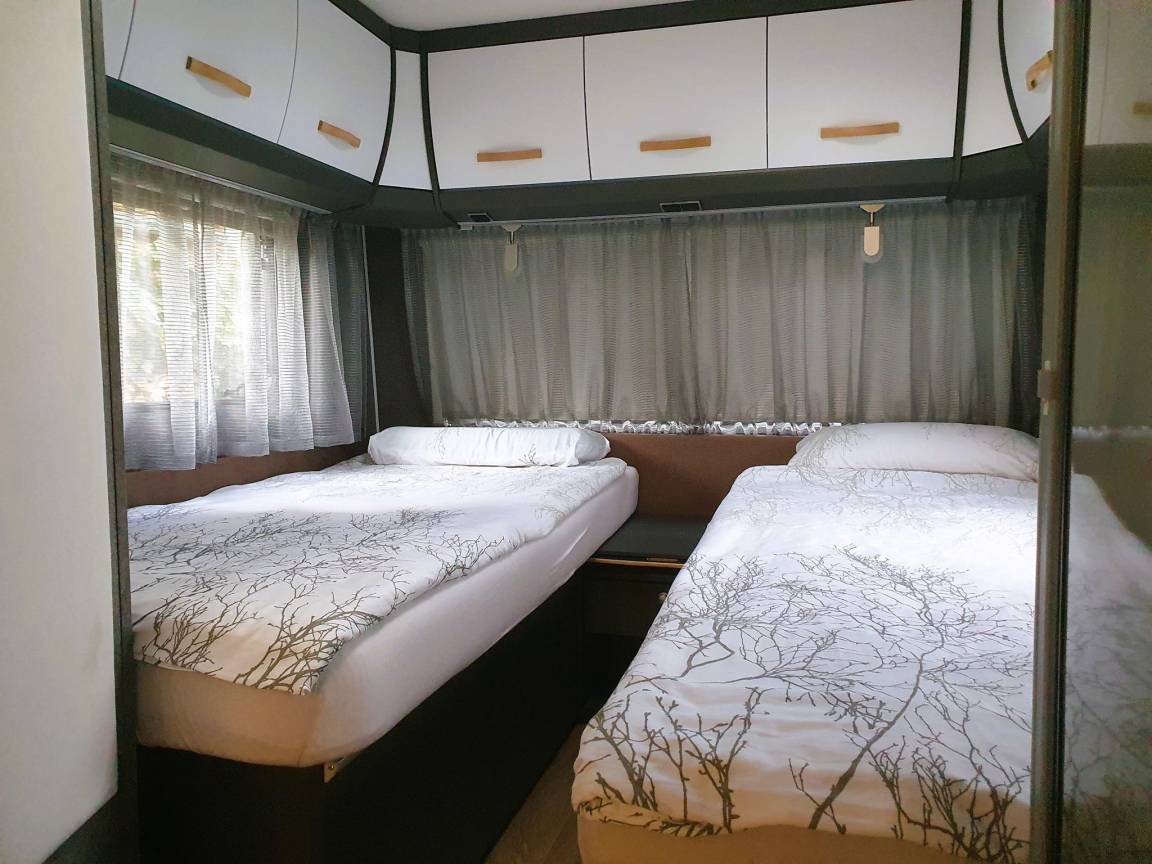 18 M² Wohnwagen ∙ 1 Schlafzimmer ∙ 4 Gäste - Dahlen