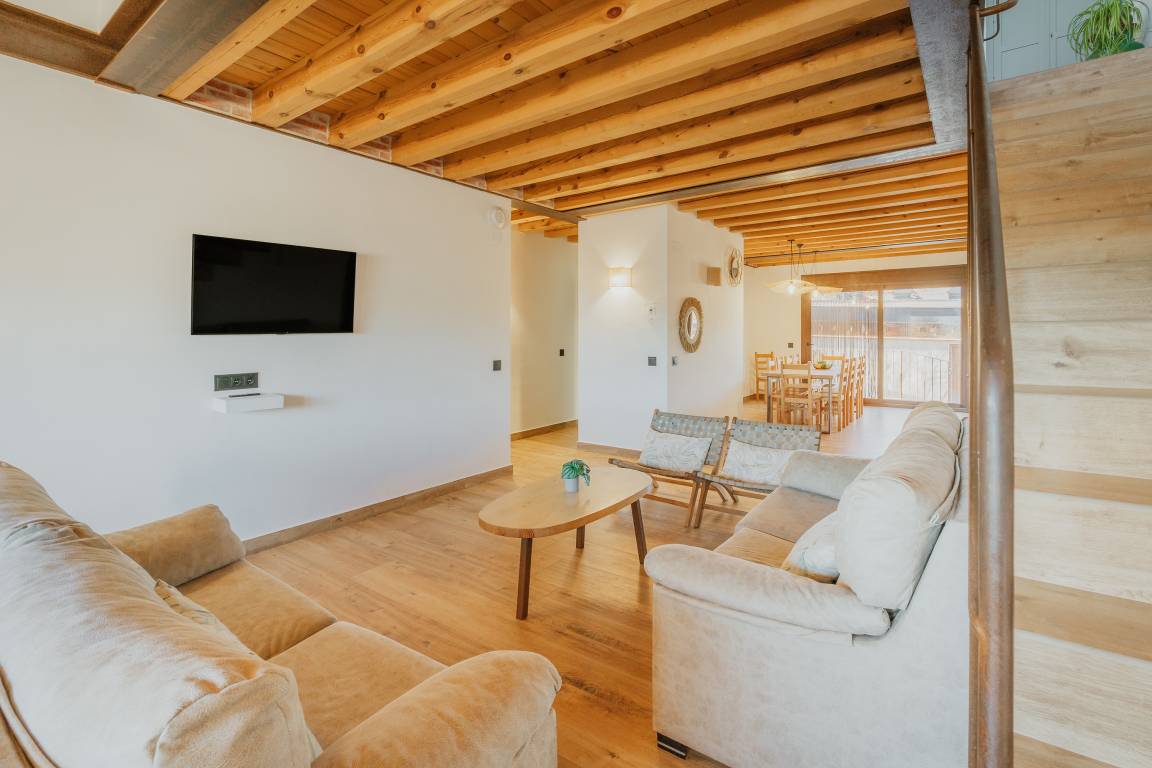 190 M² Casa ∙ 5 Habitaciones ∙ 14 Huéspedes - Turégano