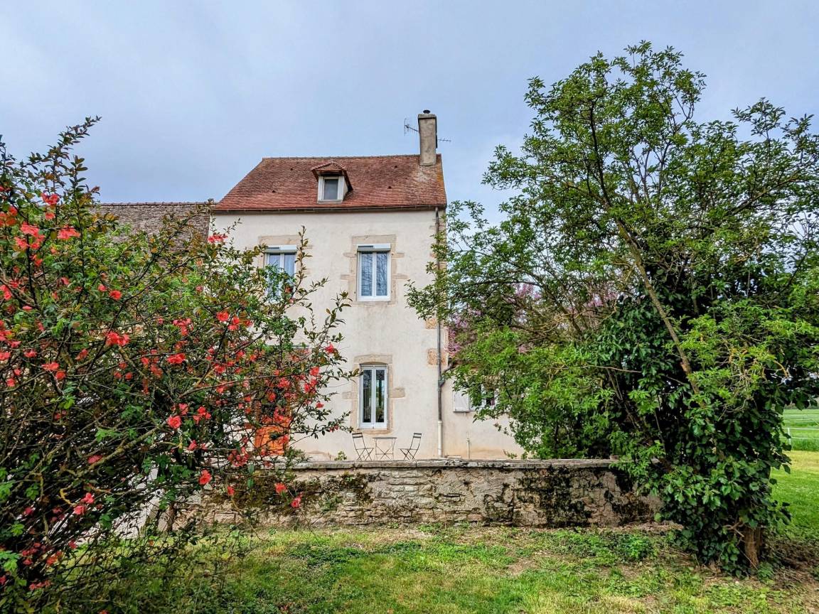 88 M² Cottage ∙ 2 Bedrooms ∙ 4 Guests - Beaune