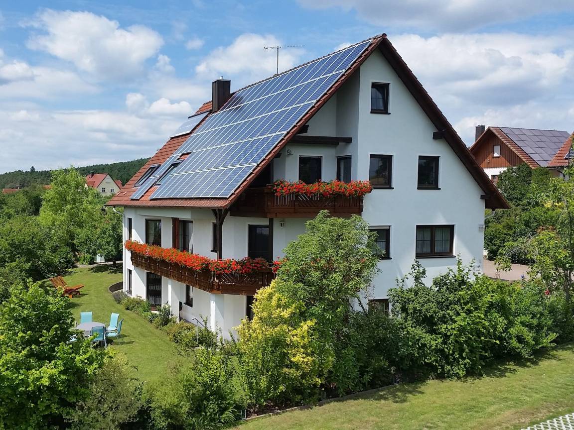 45 M² Ferienwohnung ∙ 1 Schlafzimmer ∙ 4 Gäste - Neustadt an der Aisch