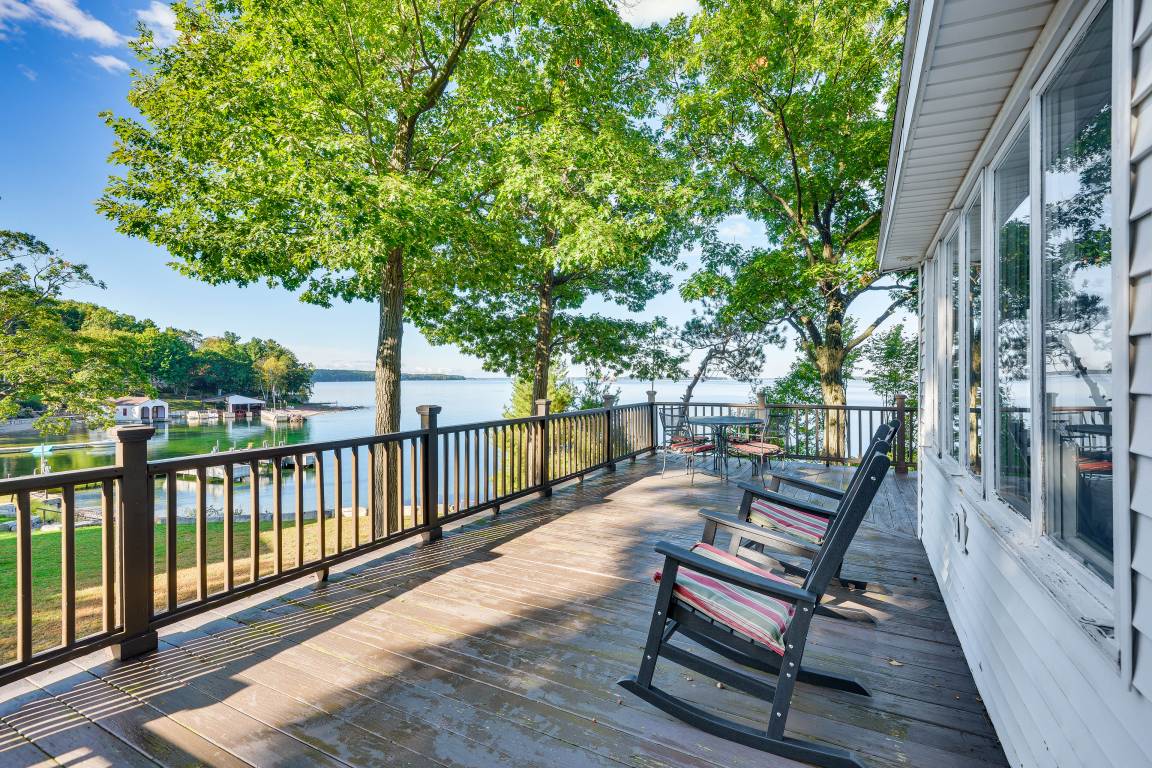 102 M² Apartment ∙ 4 Guests - Gananoque