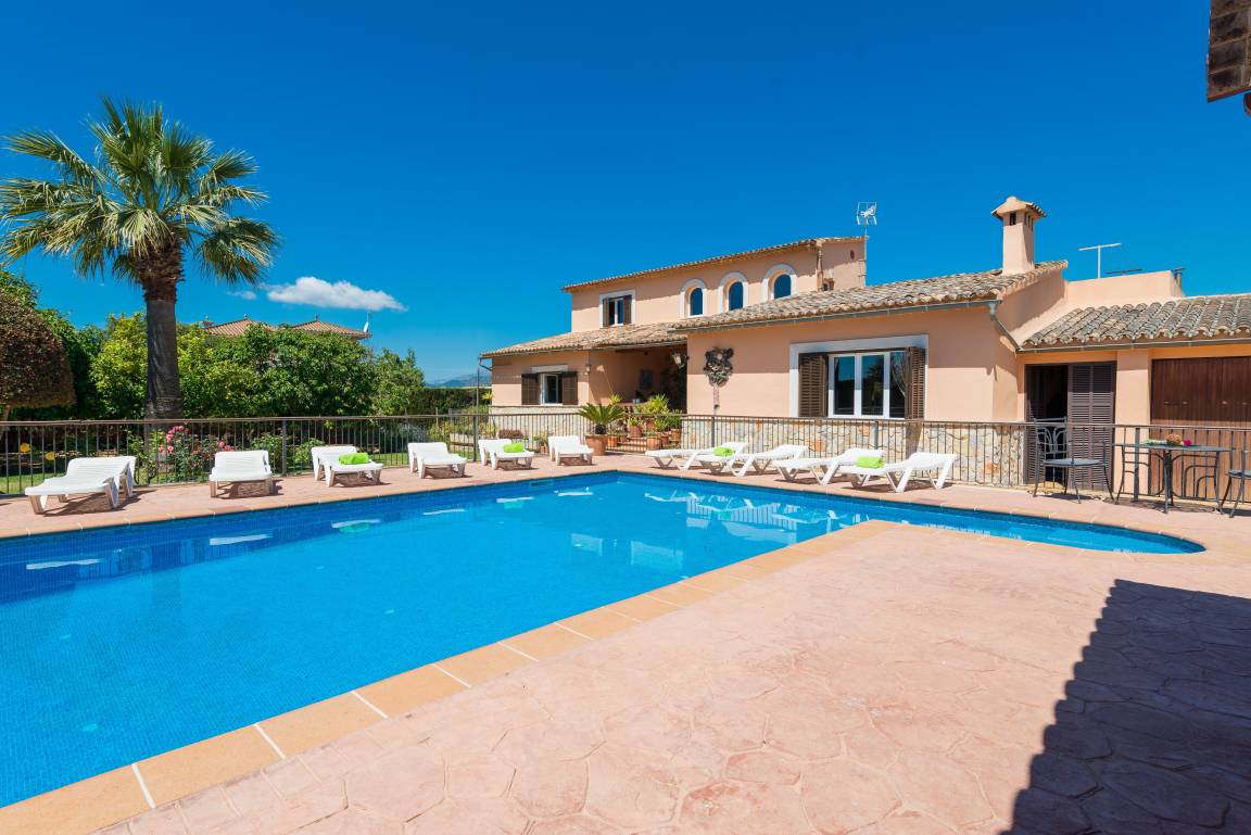 250 M² House ∙ 4 Bedrooms ∙ 8 Guests - Palma