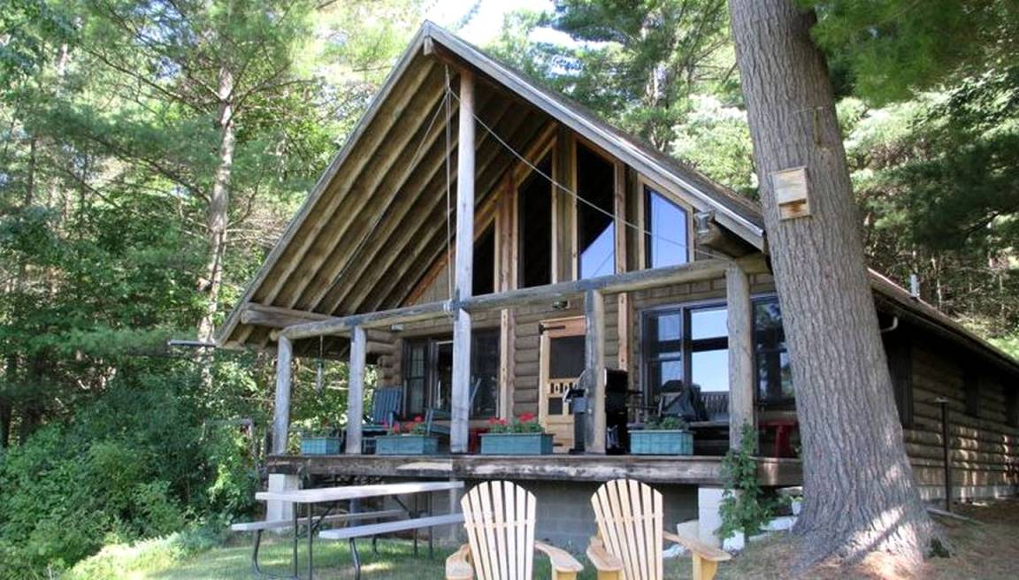 House ∙ 2 Bedrooms ∙ 6 Guests - Castleton, VT