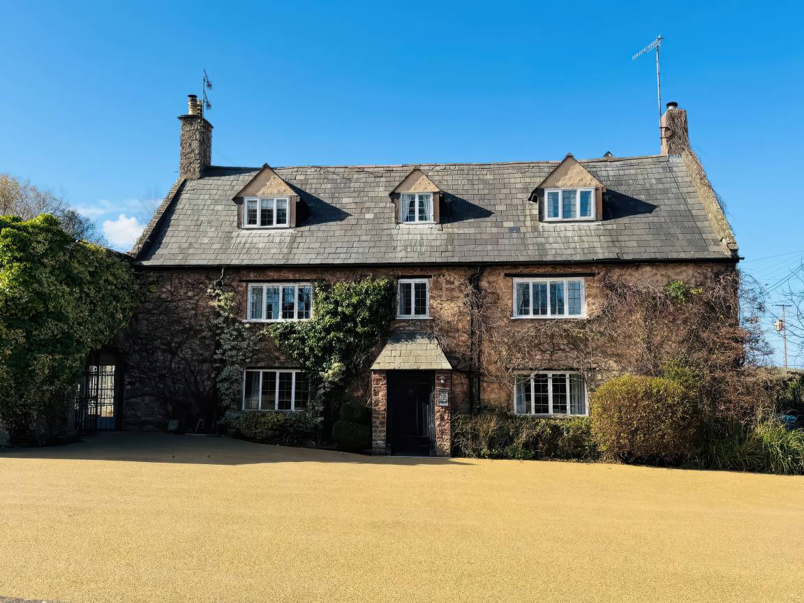 Cottage ∙ 12 Bedrooms ∙ 24 Guests - Minehead