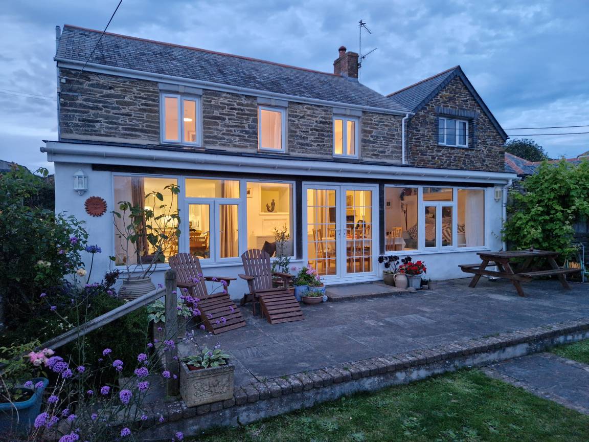 Cottage ∙ 4 Bedrooms ∙ 6 Guests - Newquay