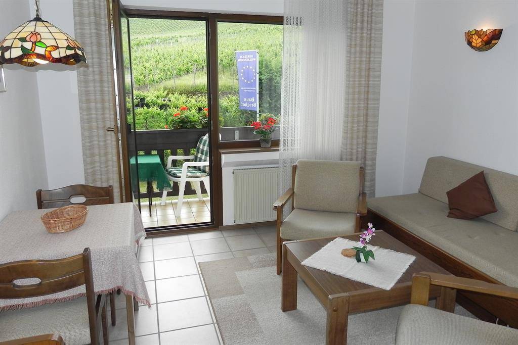 46 M² Ferienwohnung ∙ 1 Schlafzimmer ∙ 2 Gäste - Leiwen