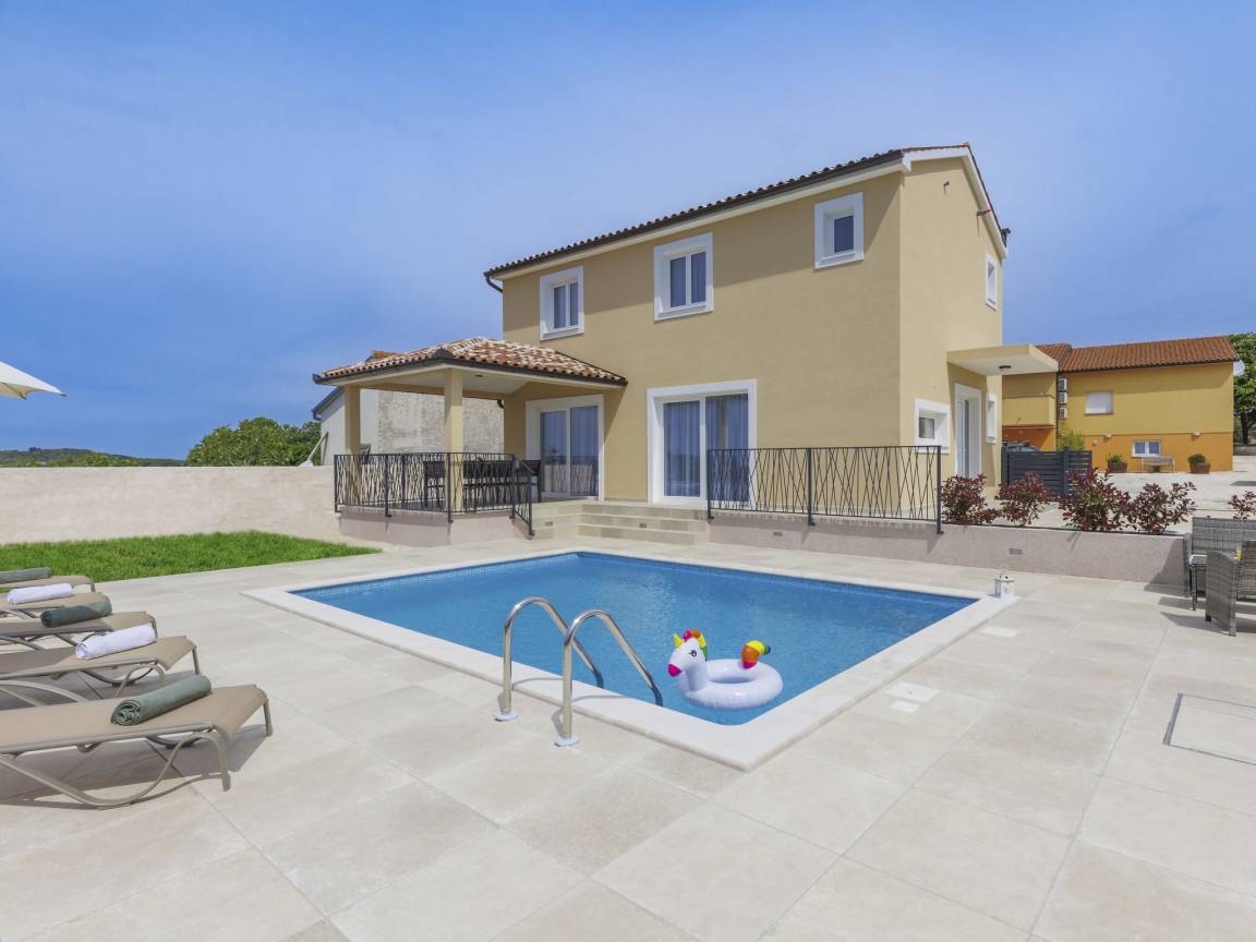 150 M² Maison De Vacances ∙ 2 Chambres ∙ 5 Personnes - Pula