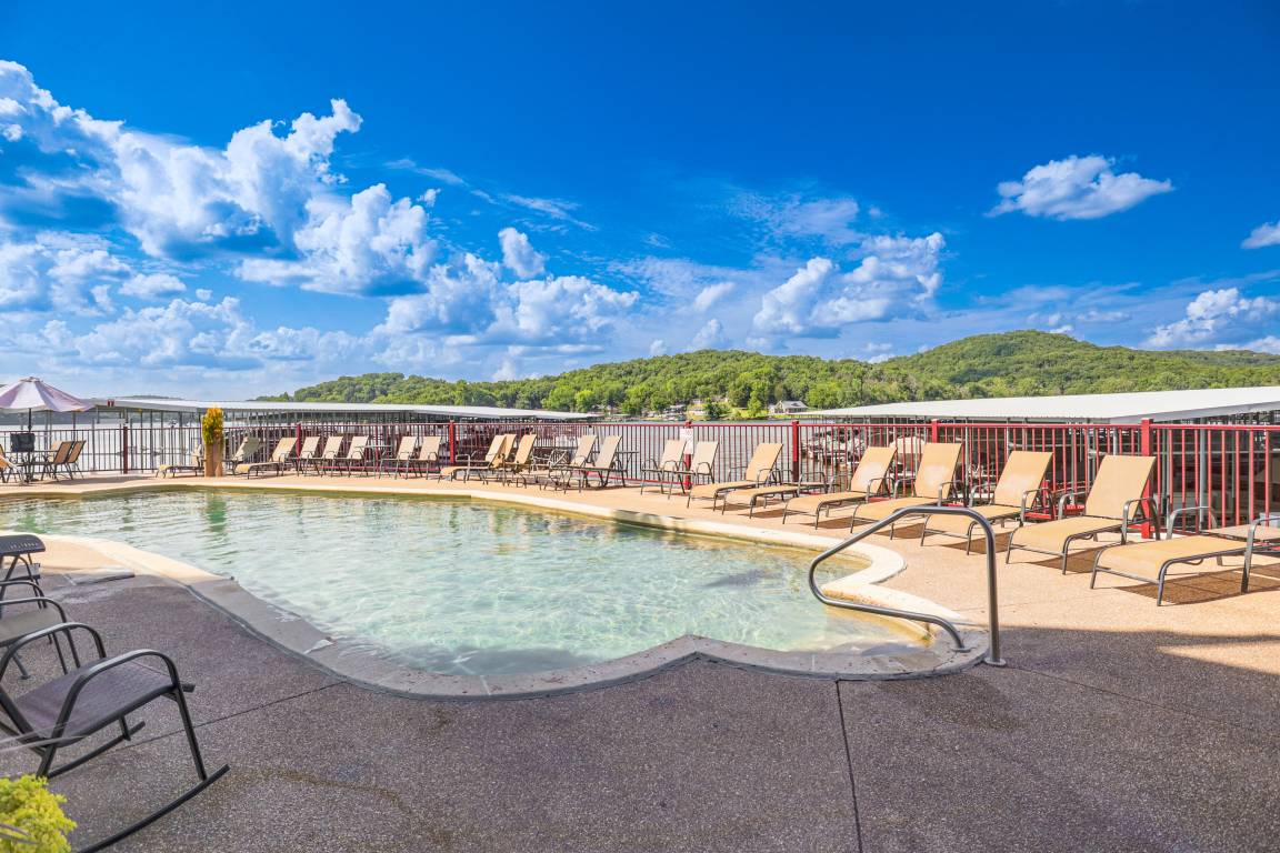 102 M² Apartment ∙ 3 Bedrooms ∙ 7 Guests - Camdenton, MO