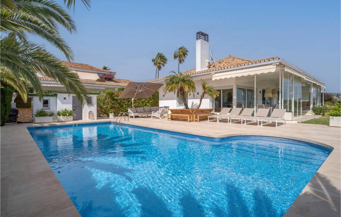 350 M² House ∙ 4 Bedrooms ∙ 8 Guests - Marbella