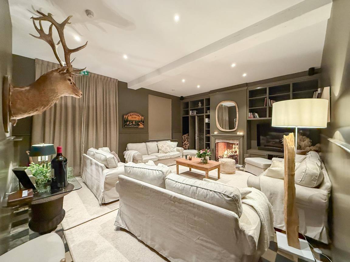 620 M² Maison De Vacances ∙ 12 Chambres ∙ 26 Personnes - Dinant