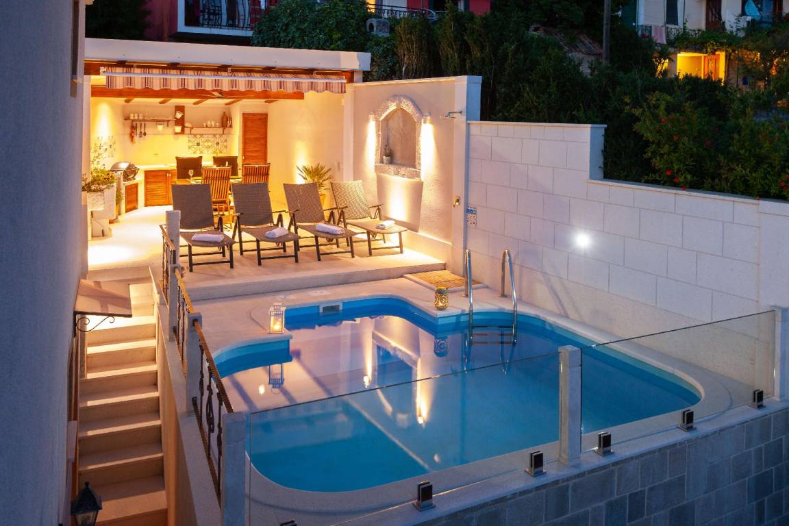 80 M² Huis ∙ 2 Slaapkamers ∙ 5 Gasten - Makarska