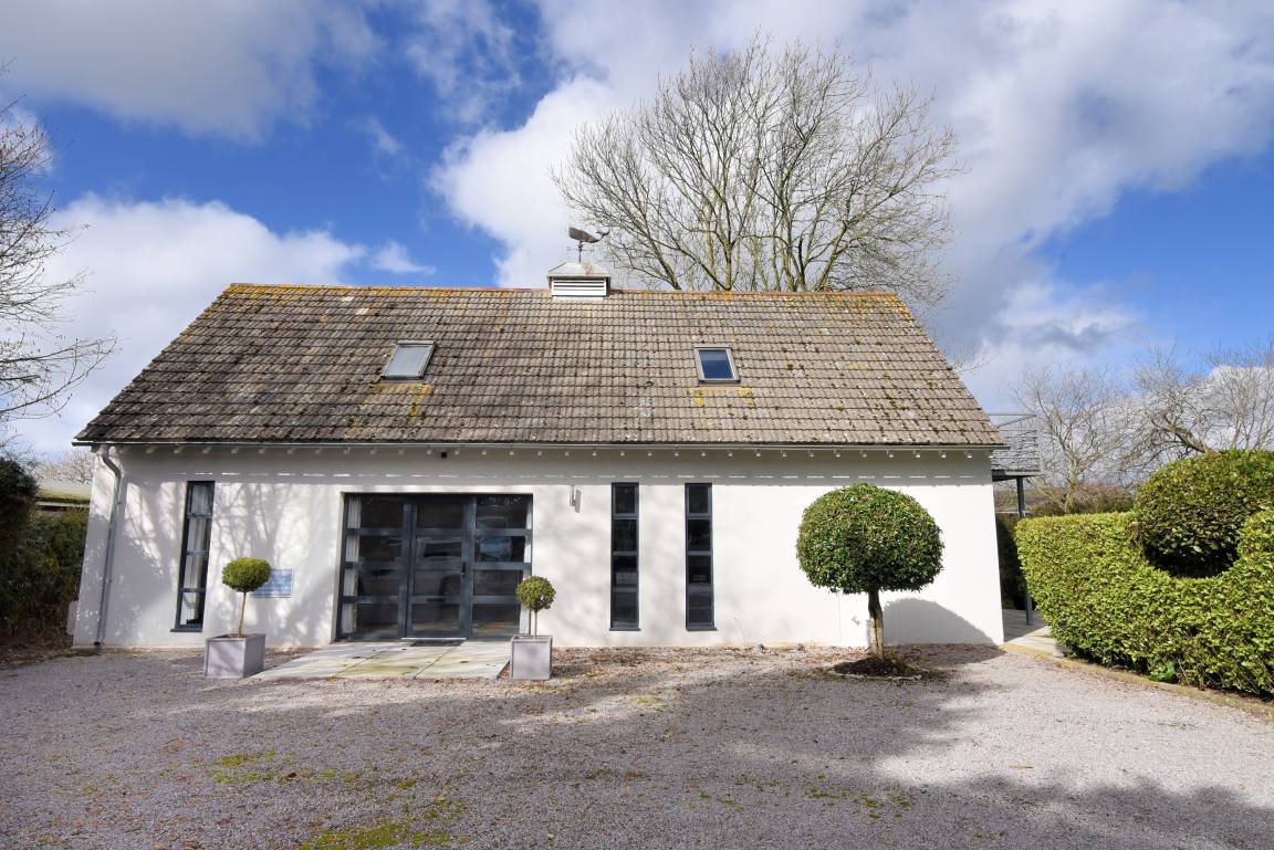 Cottage ∙ 2 Bedrooms ∙ 4 Guests - Beer
