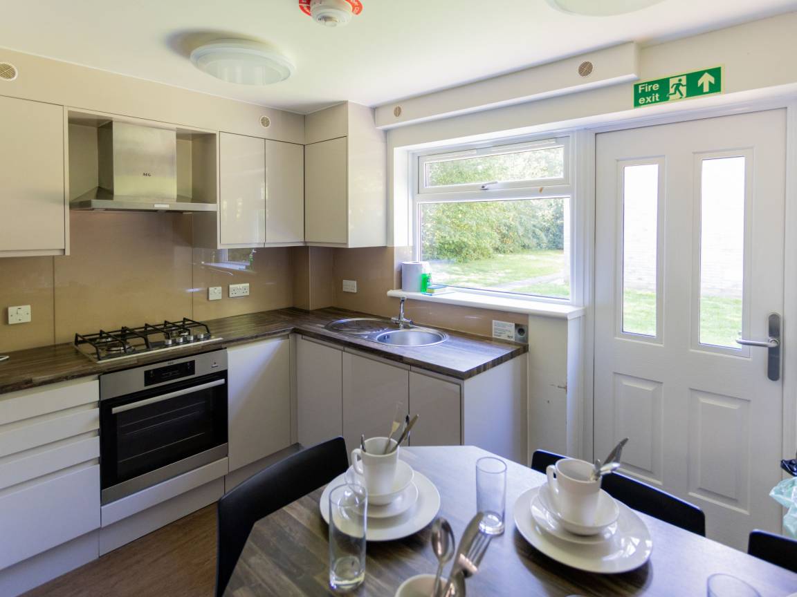 105 M² Talo ∙ 6 Makuuhuonetta ∙ 6 Vierasta - Canterbury